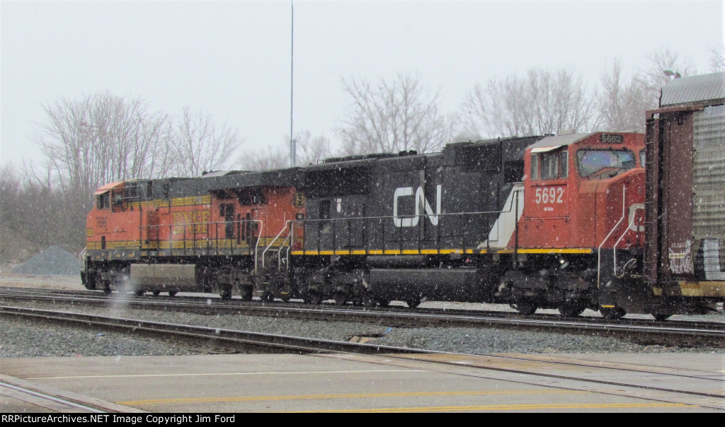 CN 5692
